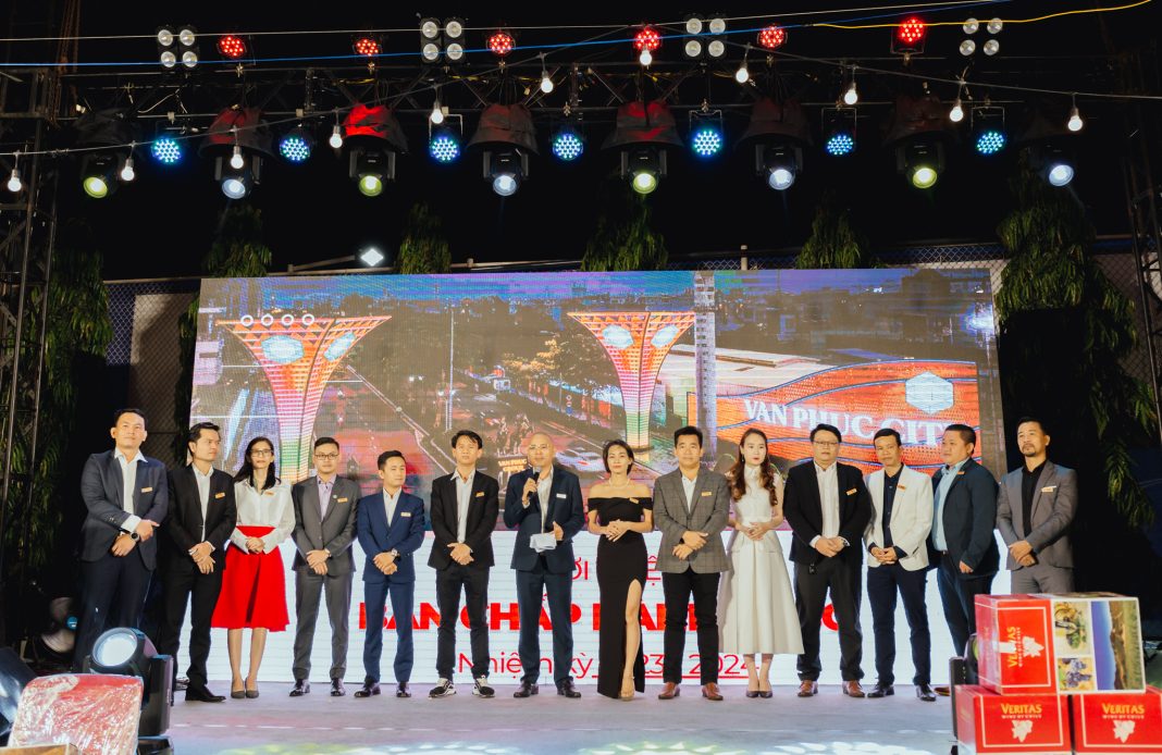 Tiệc Tất Niên Cộng Đồng Doanh Nghiệp Vạn Phúc VPBC